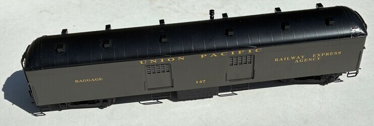 SouthWind Models Union Pacific (UP) Heavyweight Baggage/Railway Express ...